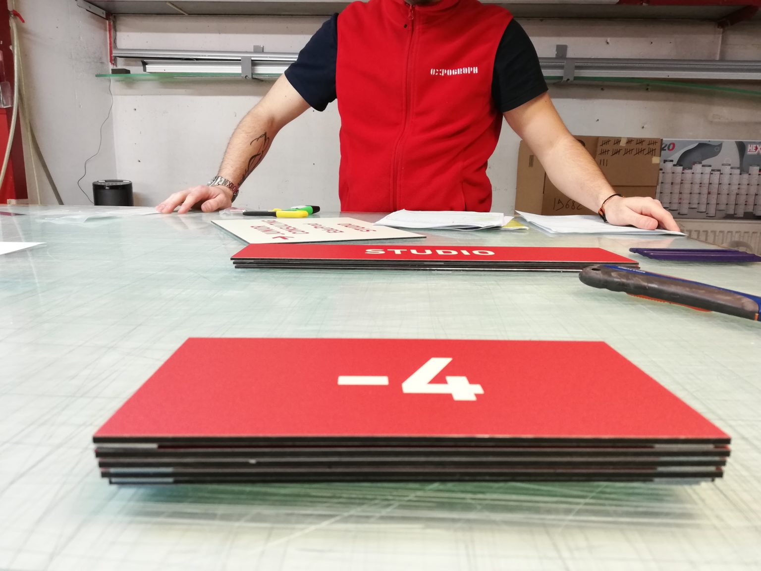 Les plaques signalétiques pour votre communication | Tendances Expograph